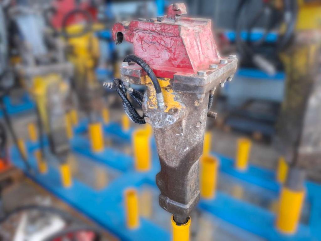 Atlas Copco SB200 - Hydraulic hammer for sale in Bari by S.G. Service ...