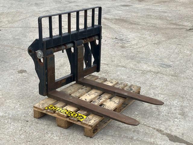 Manitou TFF - Wheel loader forks for sale in Rome by Omeco Spa
