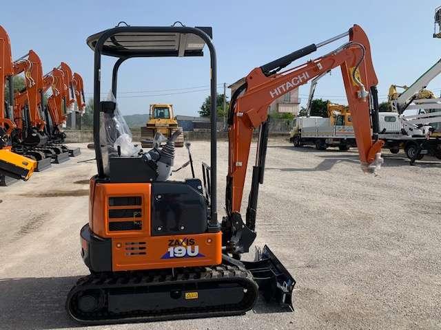 Hitachi ZAXIS 19 U - Mini excavator for sale in Rimini by Commerciale ...