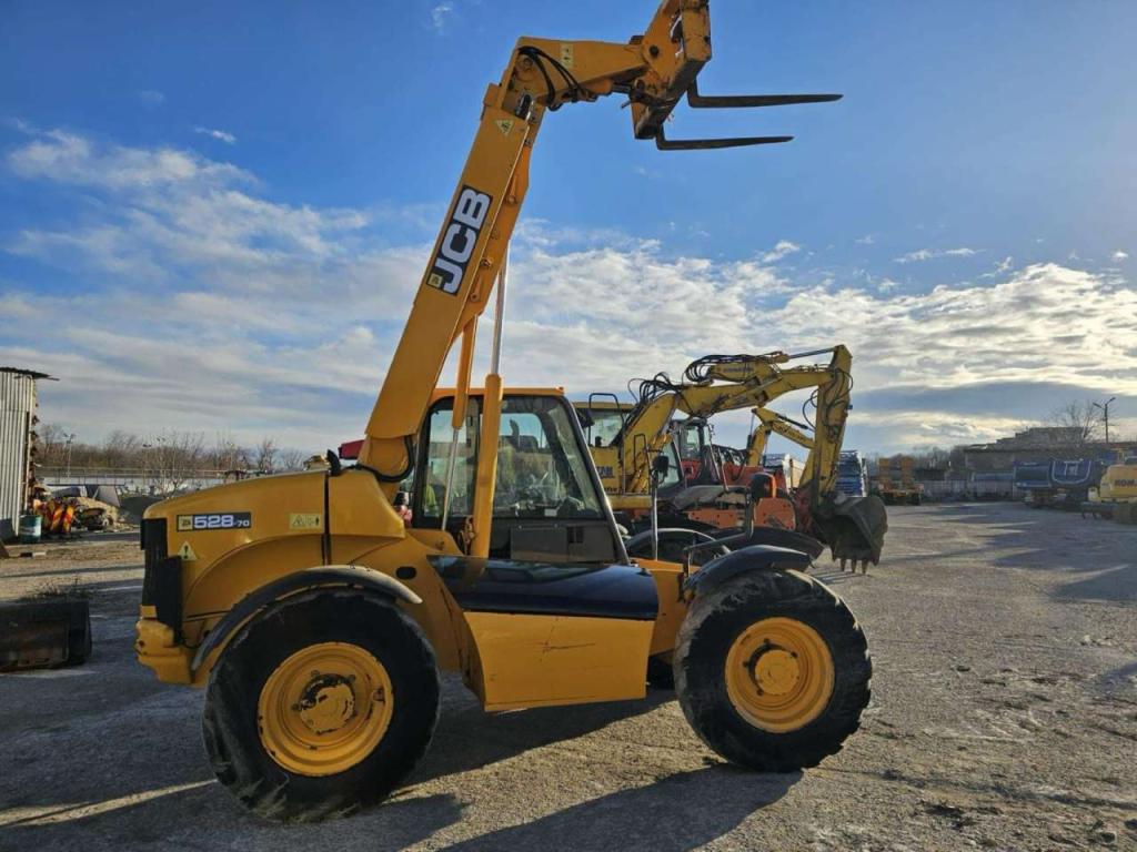 JCB 528-70 - Telescopic handler for sale in Rome by Omeco Spa