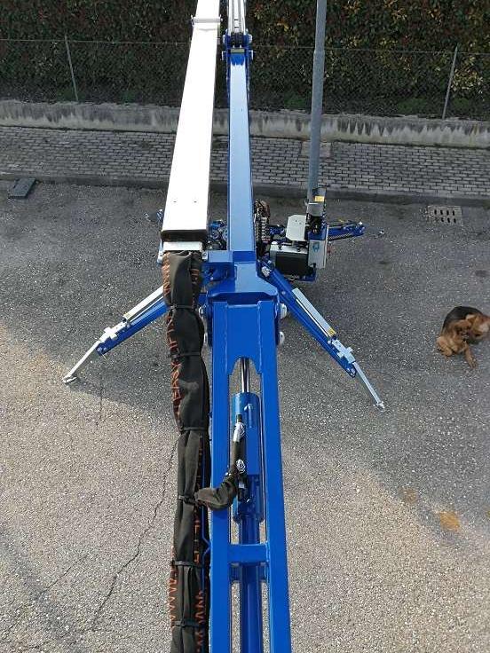 Easy Lift R180 - Trailer-mounted boom lift for sale in Bologna by Bini ...