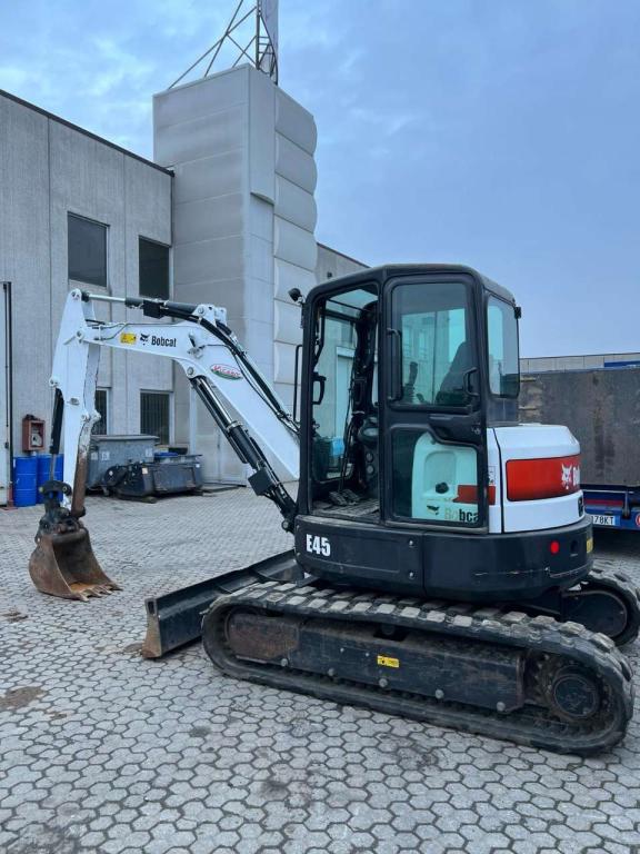 Bobcat E45 - Mini excavator sold by Gruppo Viganò Snc (Ad code: LH389)