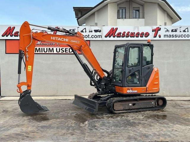 Hitachi ZX65USB-5A CLR - Mini excavator for sale in Cuneo by Massucco T ...