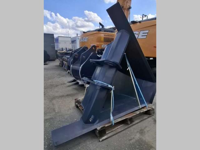 Trapezoidal ditch bucket for sale in Florence by C.A. E P. Ghetti Spa