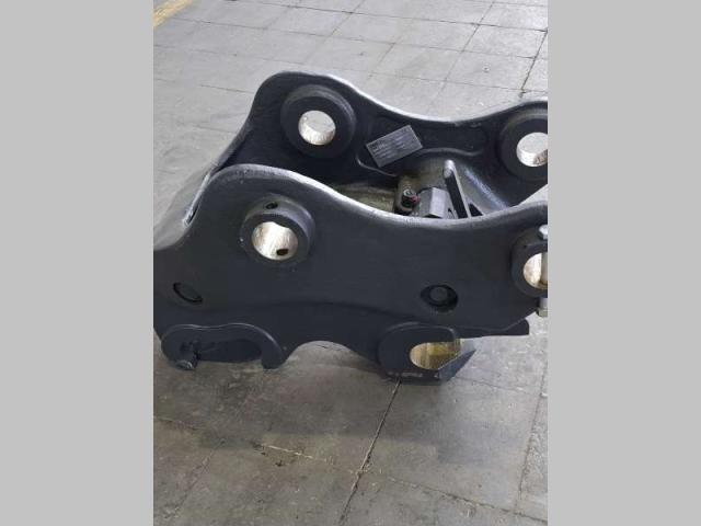 ATTACCHI PER ESCAVATORI 130 Q for sale in Florence by C.A. E P. Ghetti Spa