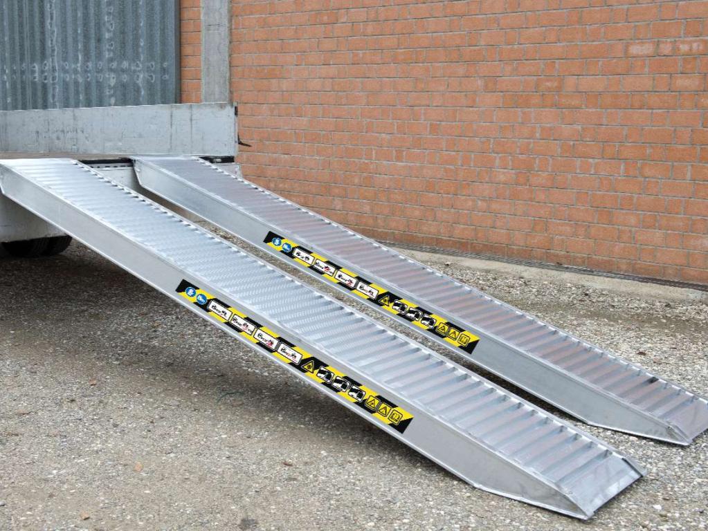 Coppia di rampe in alluminio Lunghezza 3.500 mm - Portata 12.300 kg ...