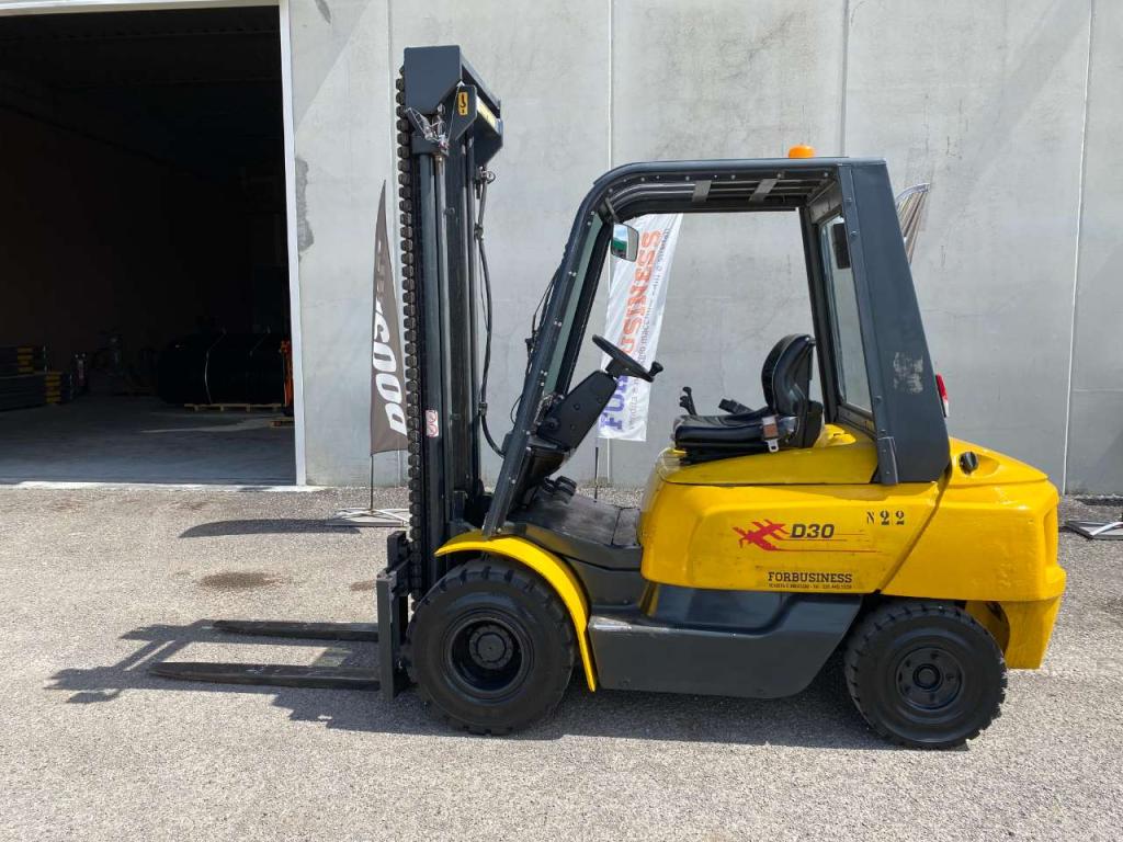 OM XD30 - Diesel forklift truck for sale in Perugia by FORbusiness