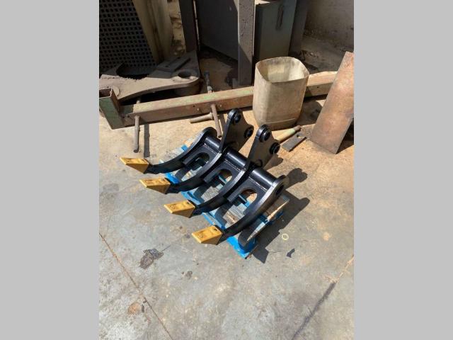 Multiripper bucket for sale in Brindisi by Cantoro Officina Meccanica Srl