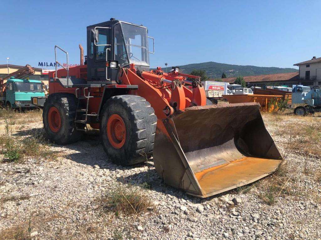 Daewoo Mega 300 III - Wheel loader for sale in Perugia by Milani ...